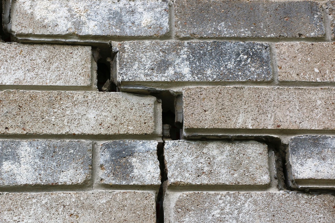 Look for These Signs of Foundation Damage In Brick Buildings - DelPrete ...